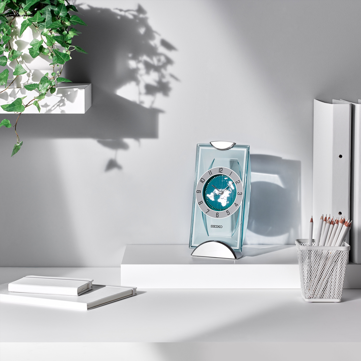 Seiko Retro Blue and Silver colour World Map Mantel Clock | Seiko ...